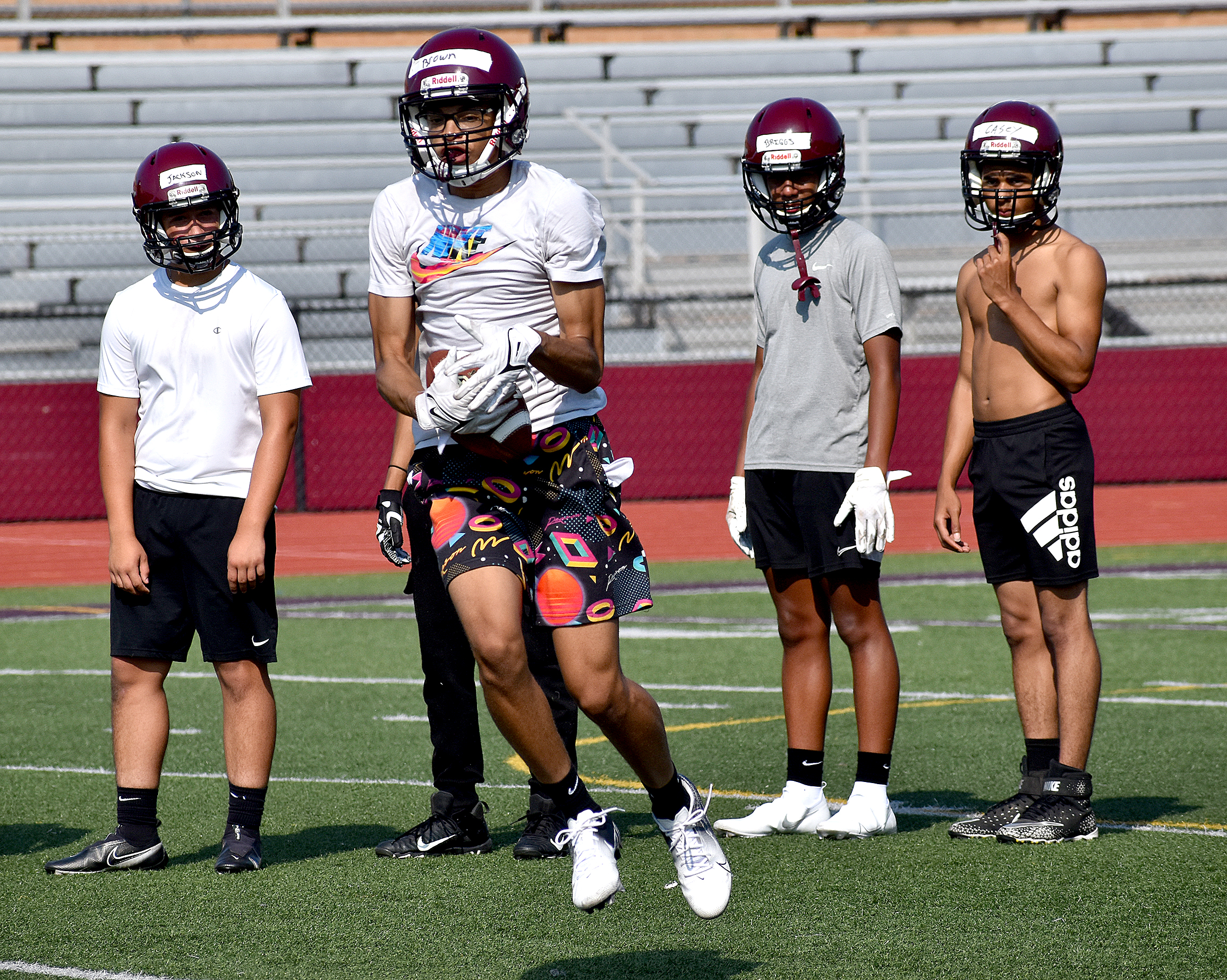 Mansfield sees worries with football | News, Sports, Jobs - Observer Today